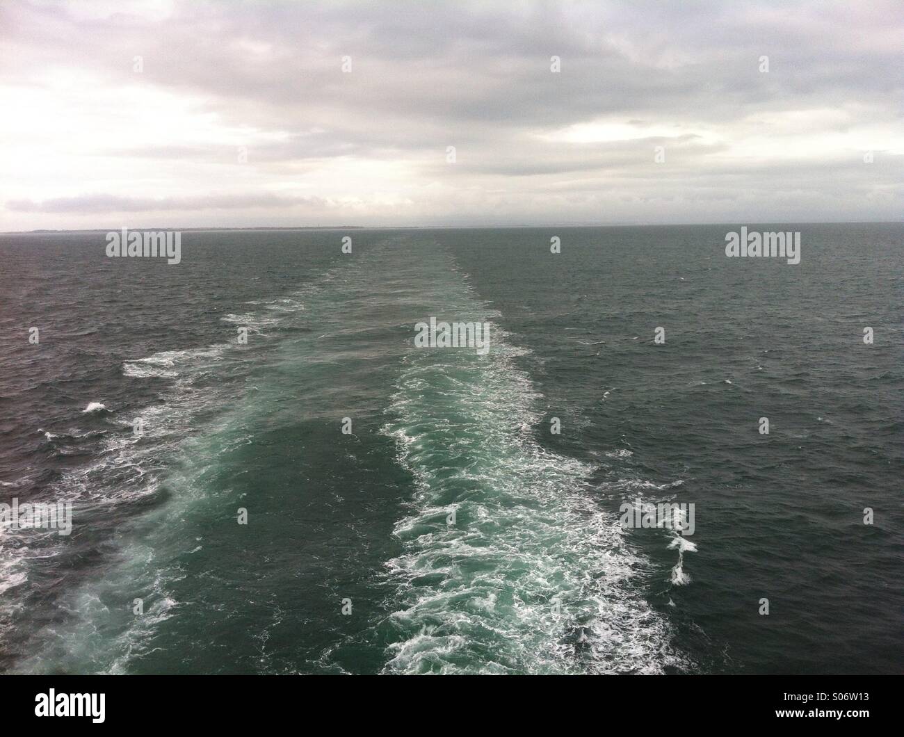 Ferry wash hi-res stock photography and images - Alamy