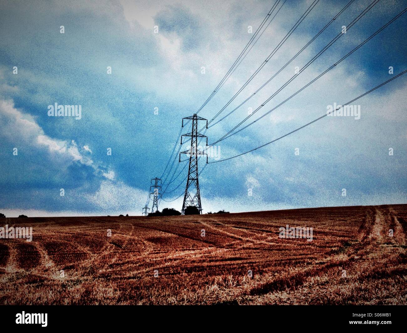 Power lines farm hi-res stock photography and images - Alamy