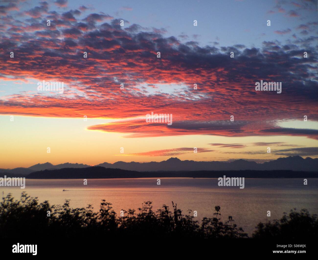 Sunset over Puget Sound and Olympic mountains, Seattle, Washington ...