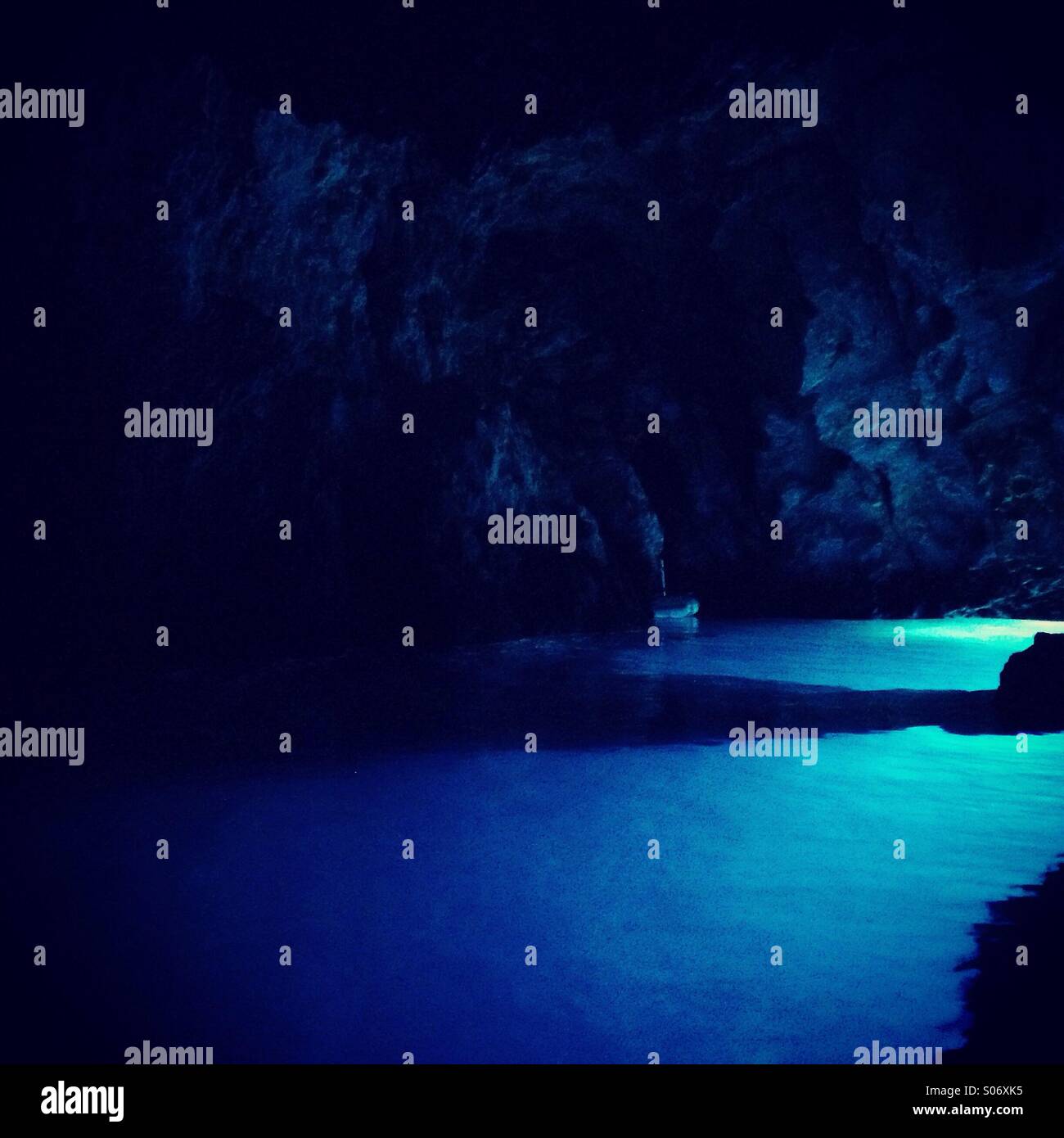 Blue cave hi-res stock photography and images - Alamy