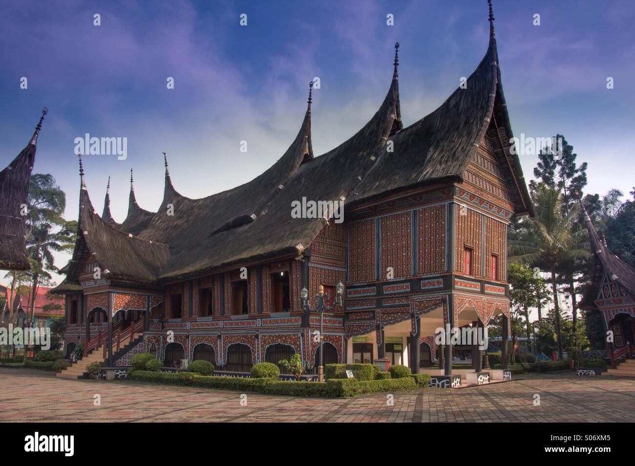 House of minangkabau hi-res stock photography and images - Alamy