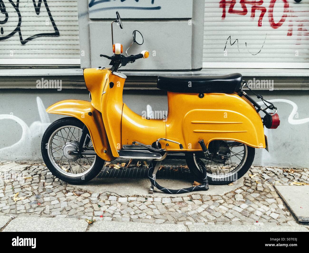 Yellow motor hi-res stock photography and images - Alamy