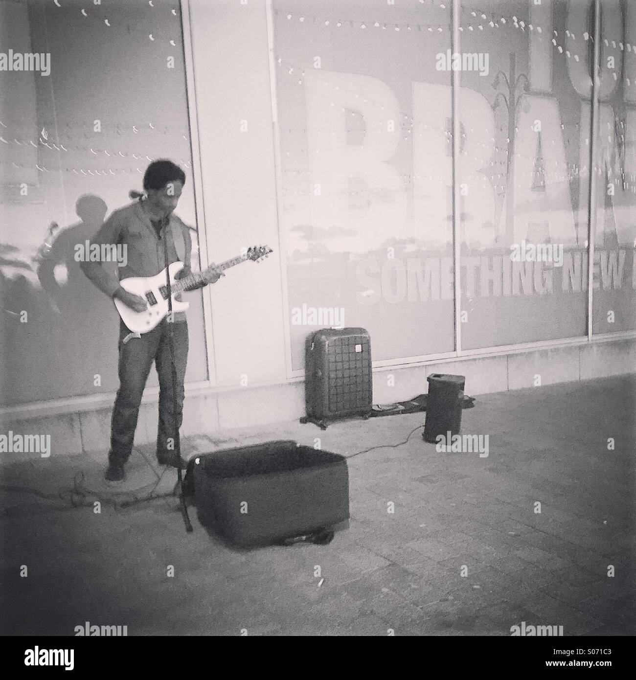 England singer hi-res stock photography and images - Alamy