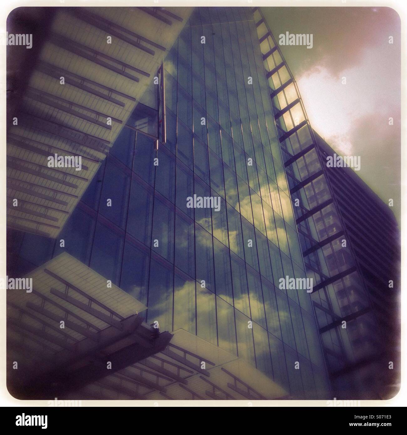 Reflect on building hi-res stock photography and images - Alamy