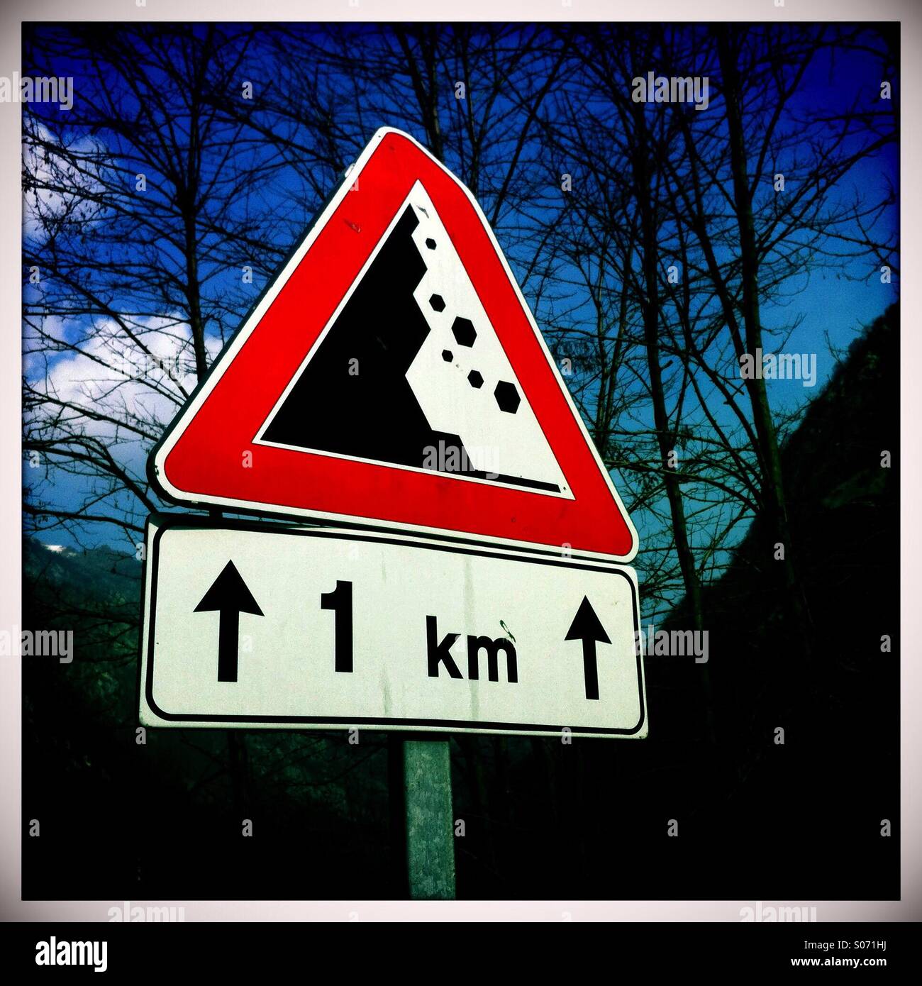 Loose rock hi-res stock photography and images - Alamy