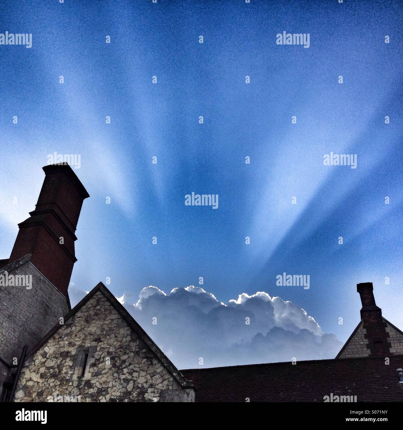 Silver lining cloud hi-res stock photography and images - Alamy