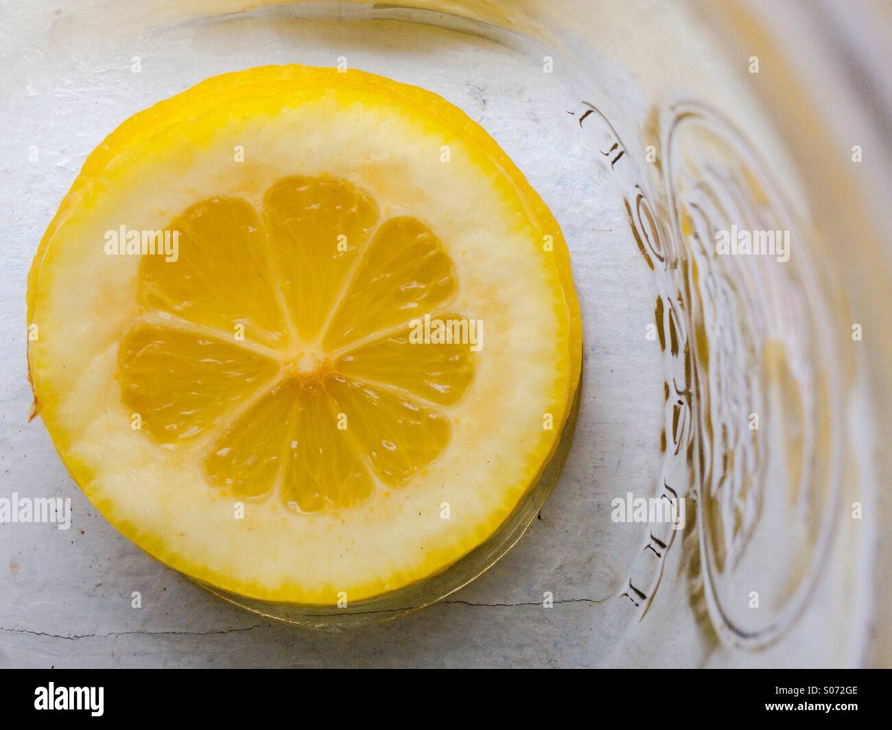 Inside of a lemon hi-res stock photography and images - Alamy
