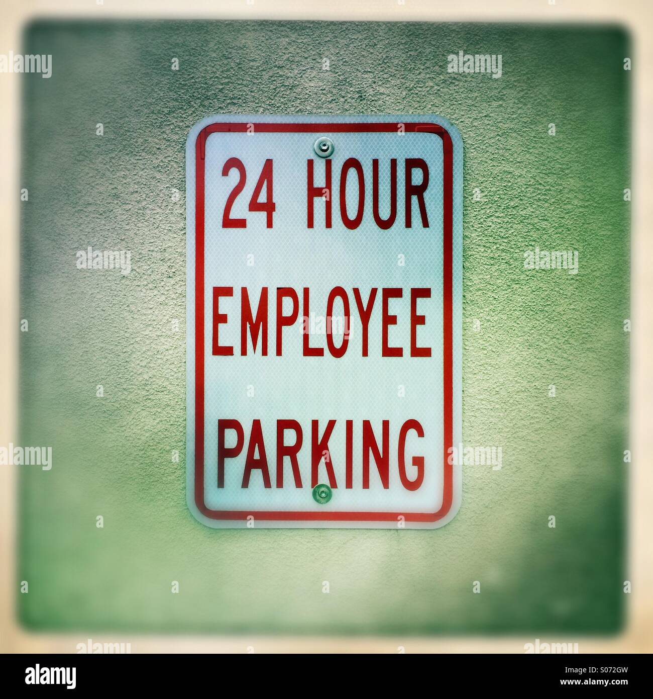 Employee parking sign hi-res stock photography and images - Alamy
