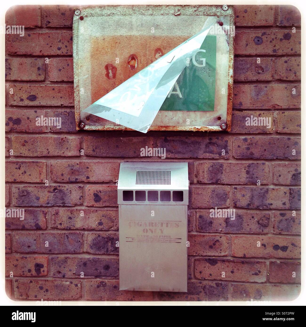 Ashtray sign hi-res stock photography and images - Alamy