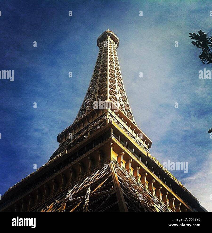 Eiffel tower top floor hi-res stock photography and images - Alamy