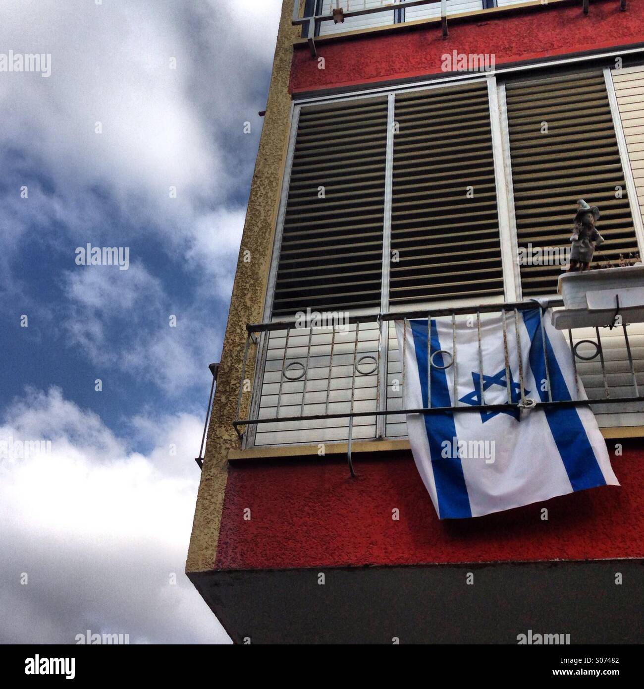 Bue and white Stock Photo - Alamy