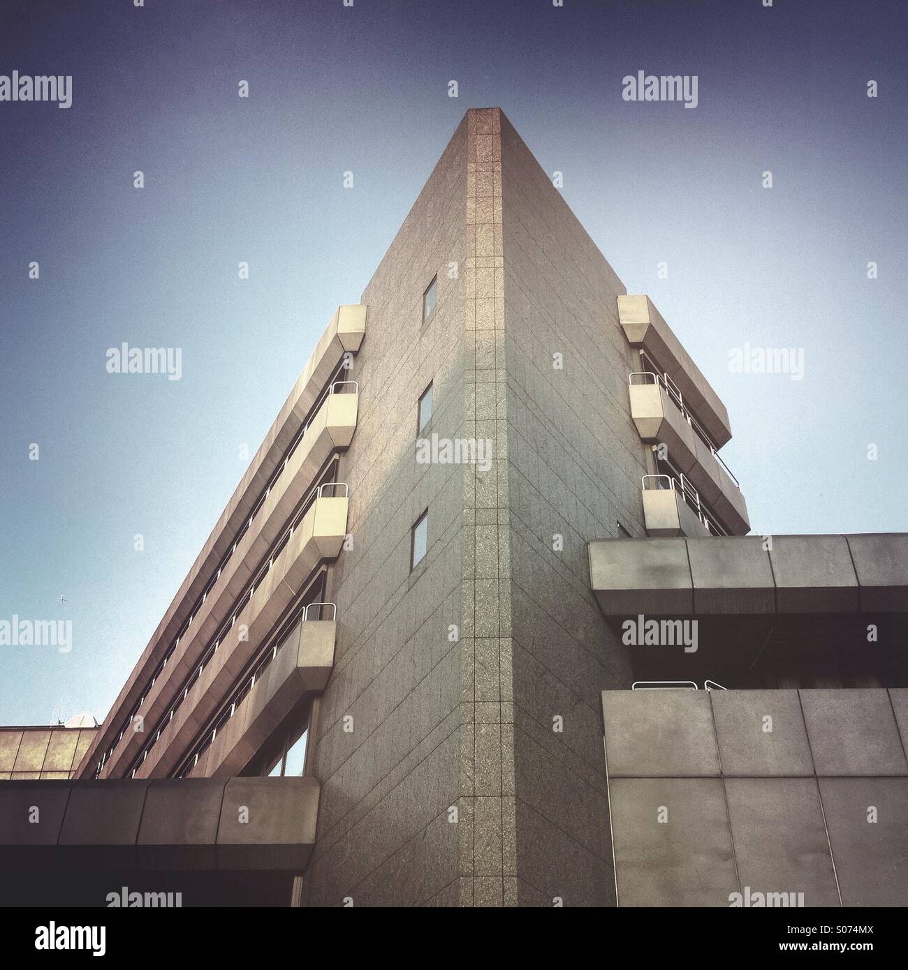 Modernistic architecture hi-res stock photography and images - Alamy