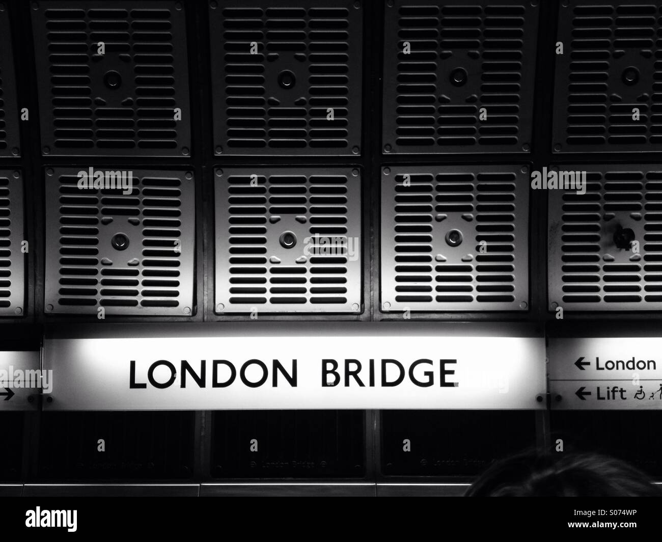 London Bridge tube sign Stock Photo - Alamy