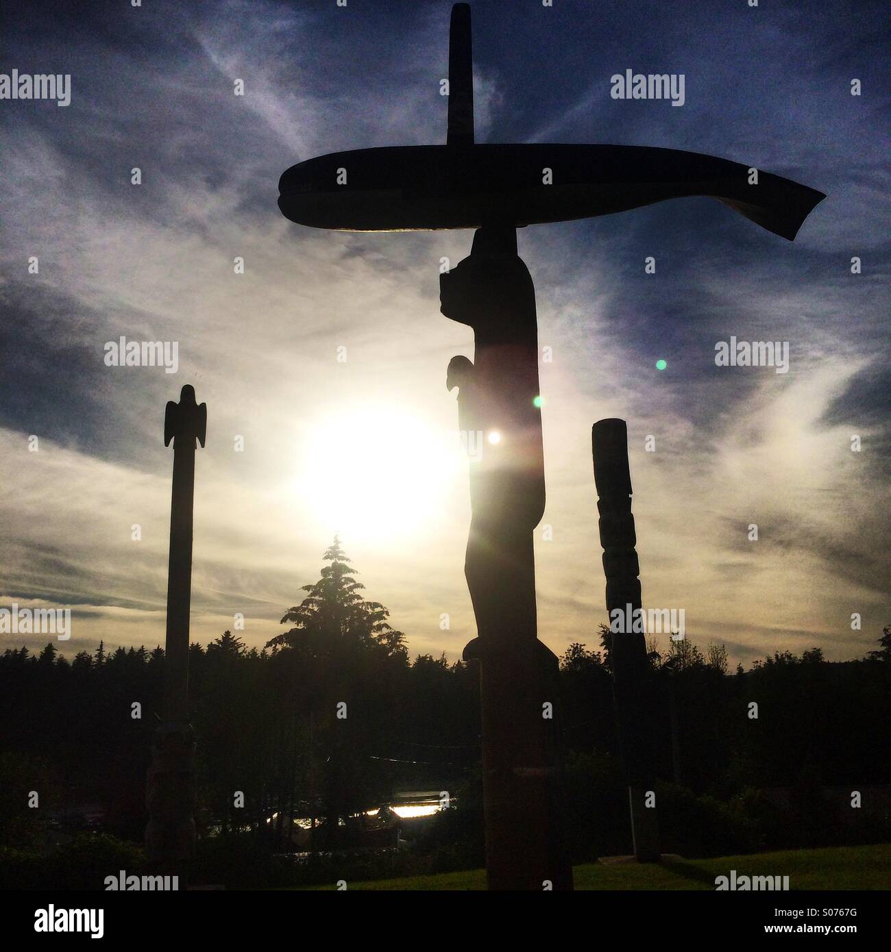 Totem pole alaska hi-res stock photography and images - Alamy
