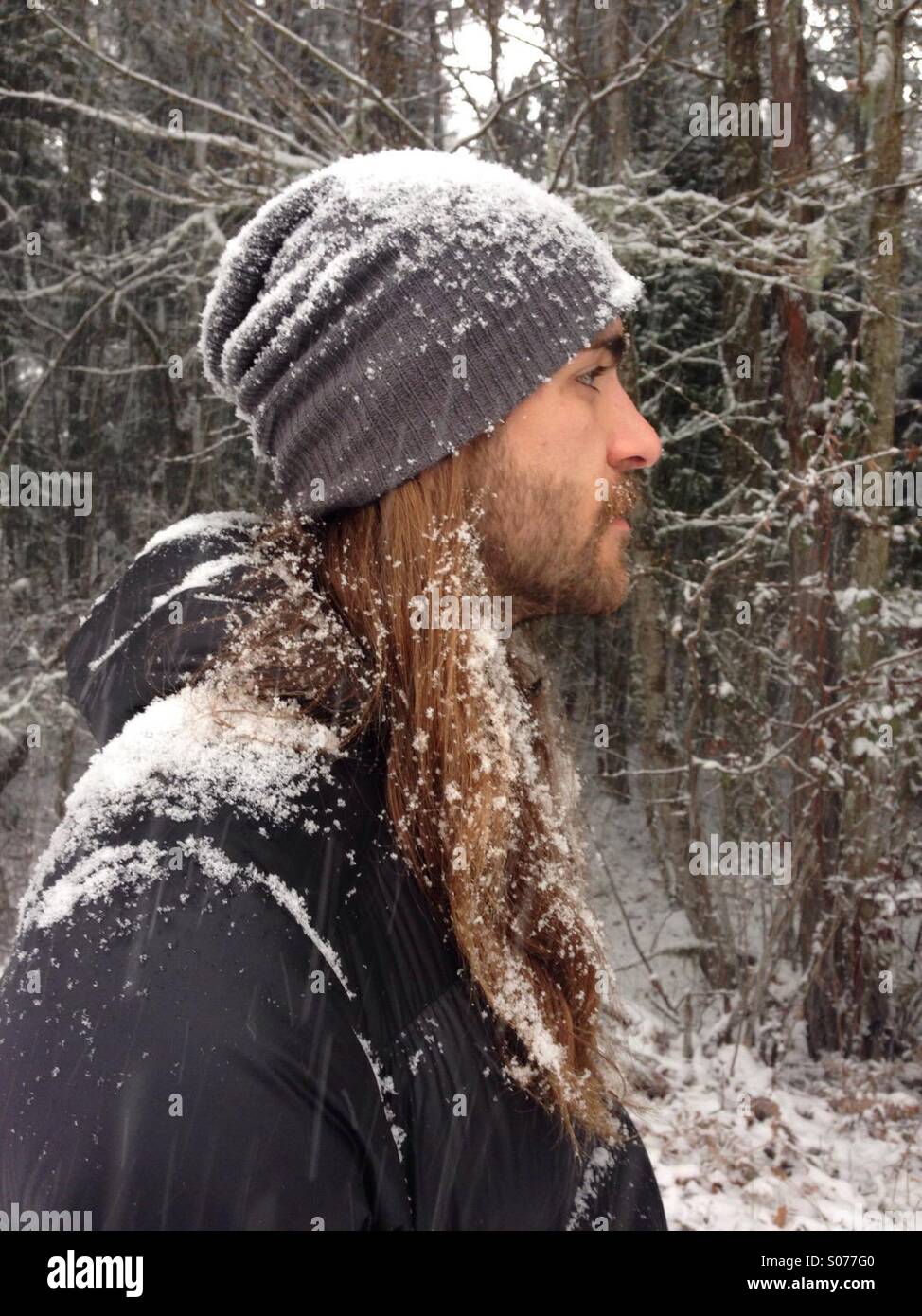 Man snow profile hi-res stock photography and images - Alamy
