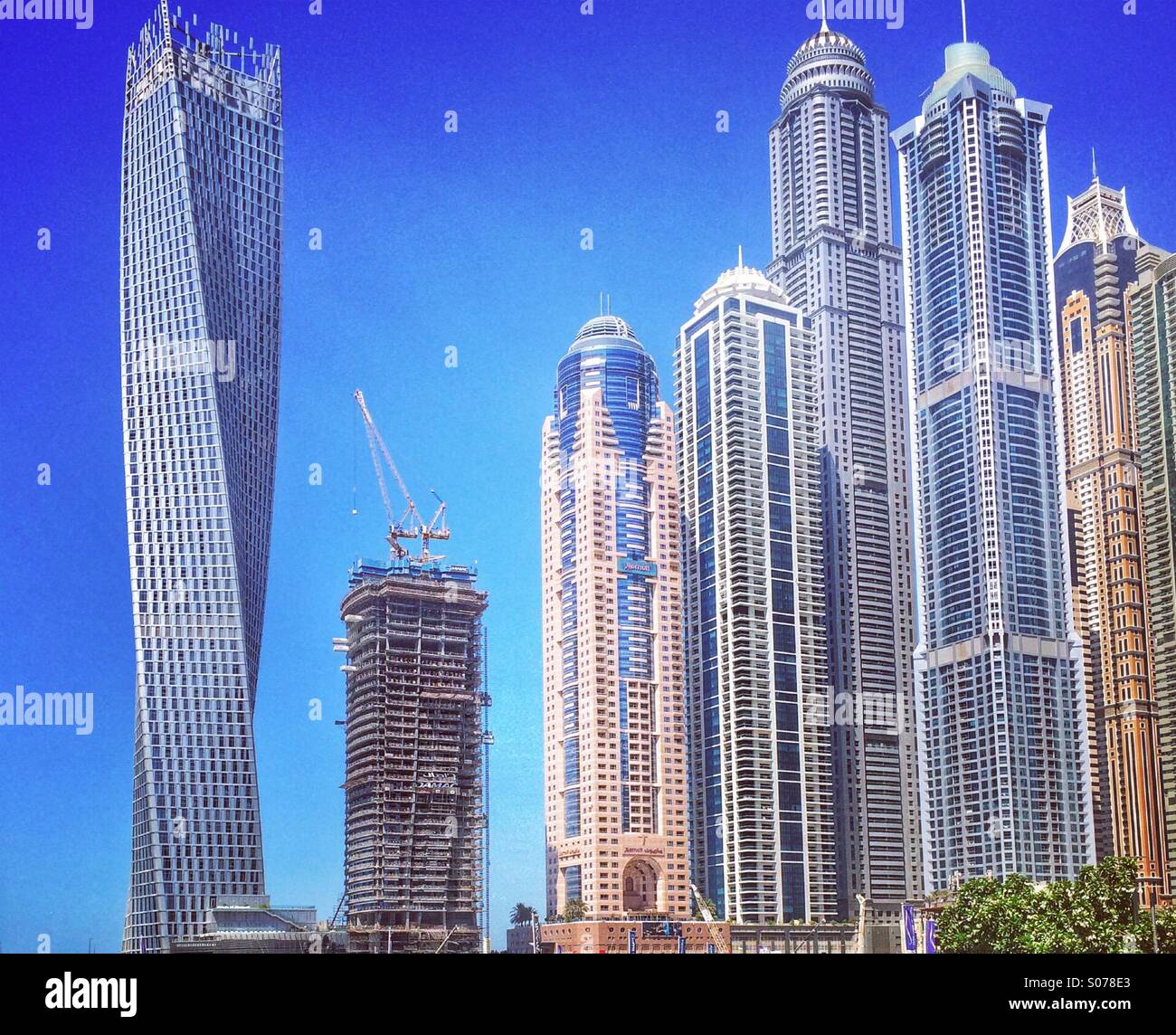 Tall buildings dubai marina hi-res stock photography and images - Alamy