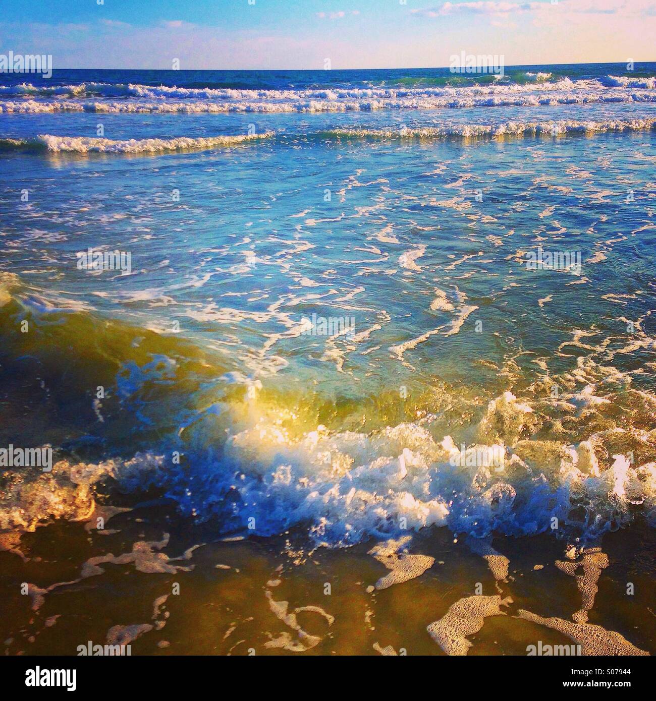 Colorful waves hi-res stock photography and images - Alamy