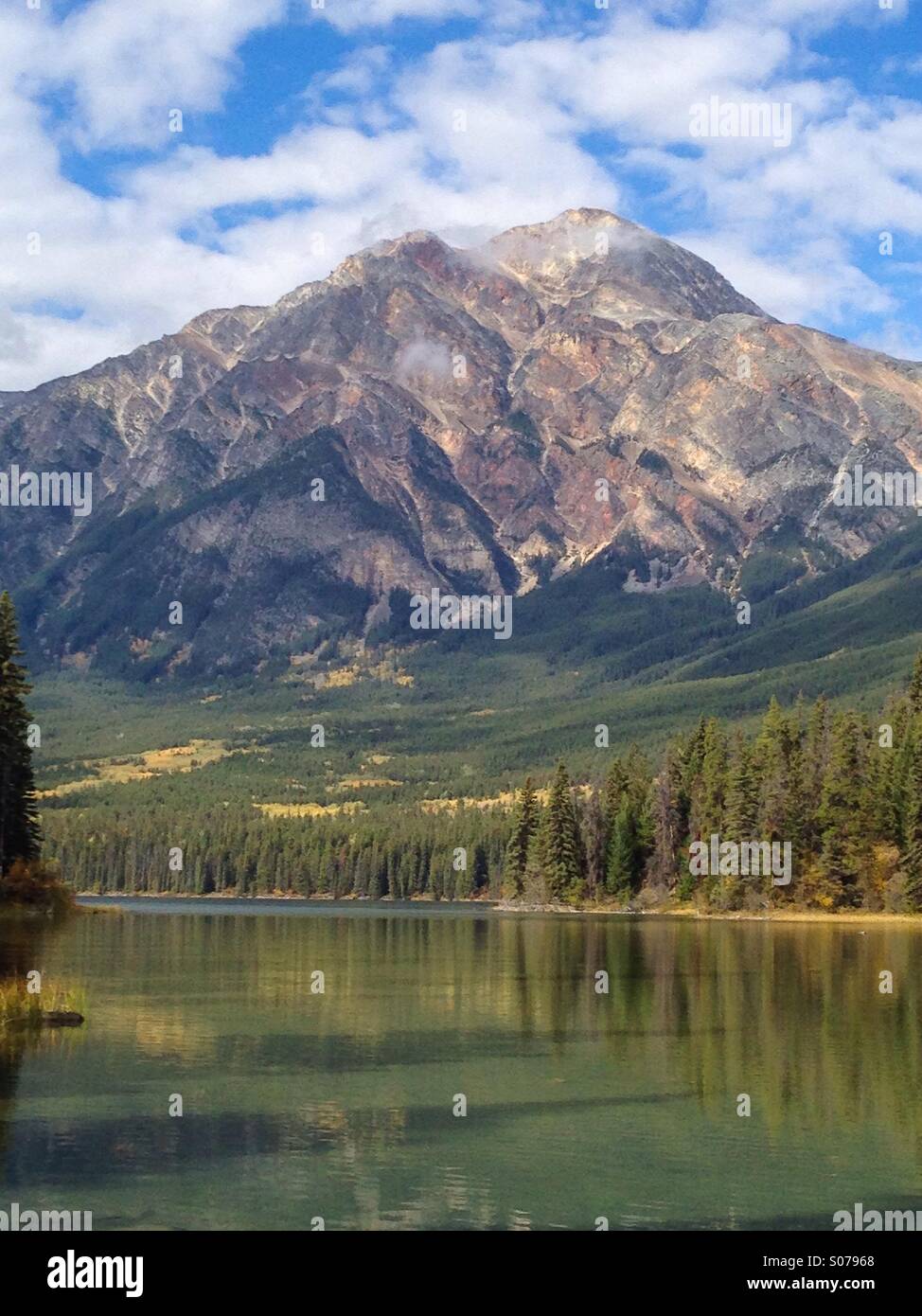 Pyramid peak hi-res stock photography and images - Alamy