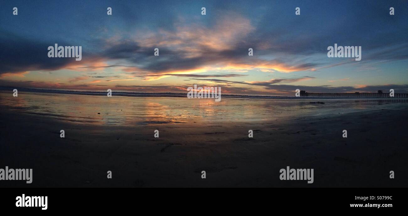 Oceanside pier at sunset hi-res stock photography and images - Alamy