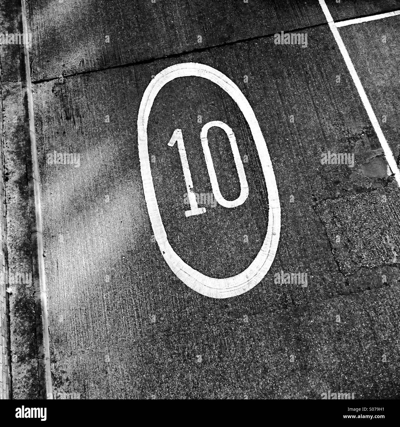 White black speed limit sign hi-res stock photography and images - Alamy