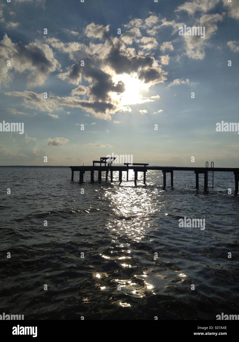 Dock over lake hi-res stock photography and images - Alamy