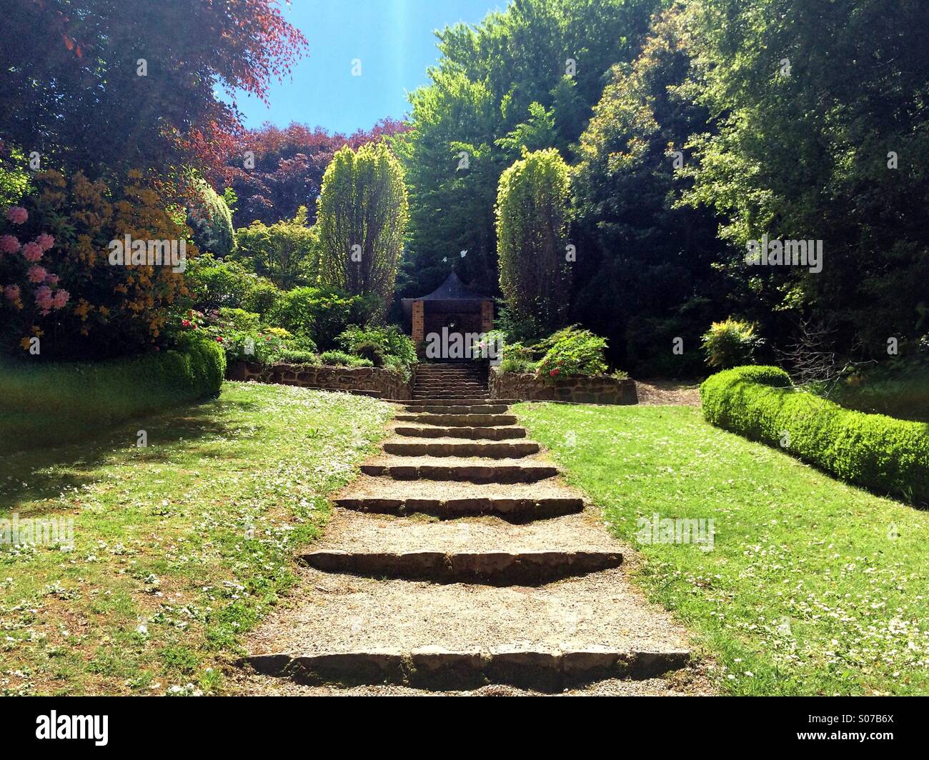 Formal garden path hi-res stock photography and images - Alamy