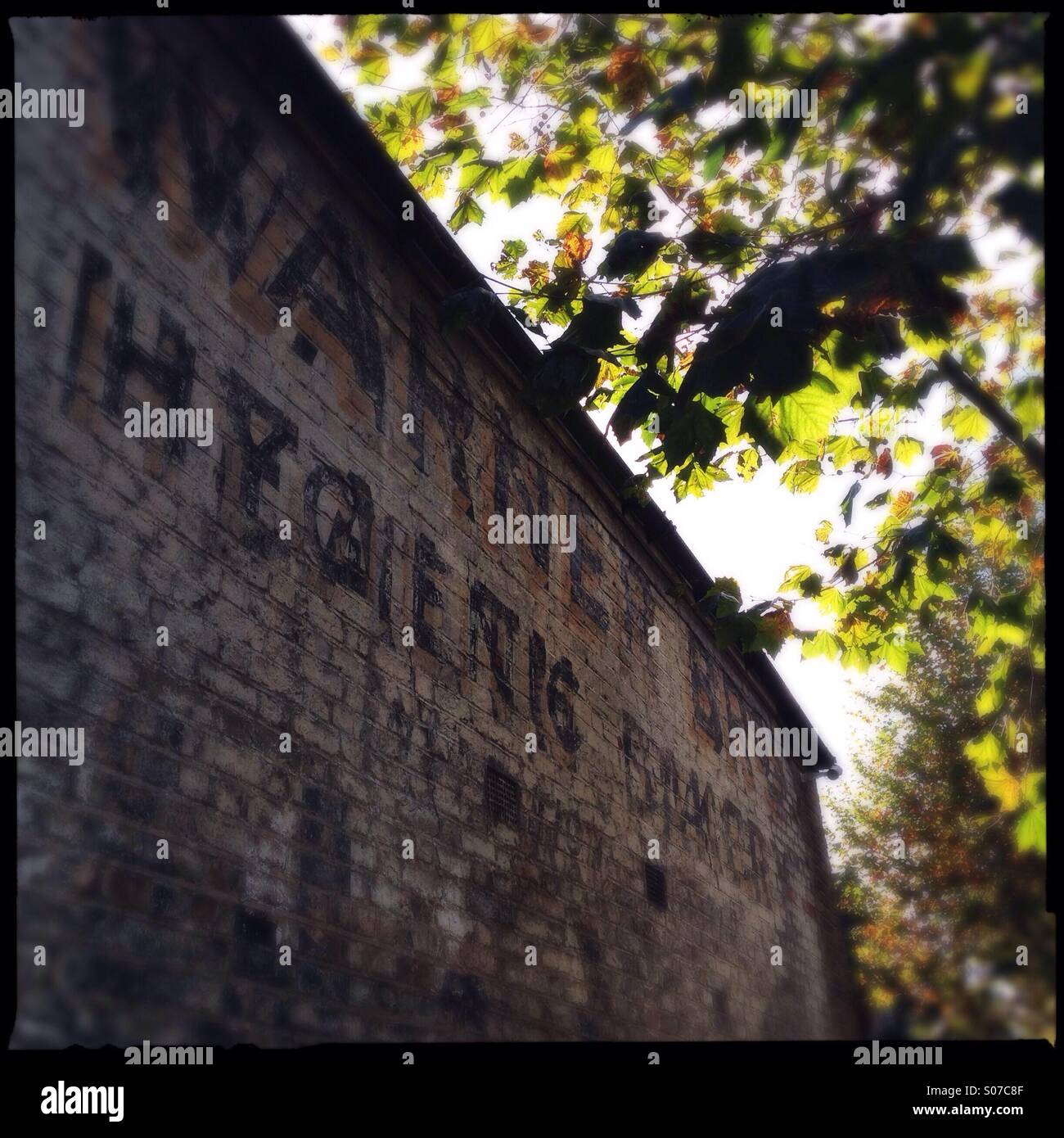 Warner bros sign hi-res stock photography and images - Alamy