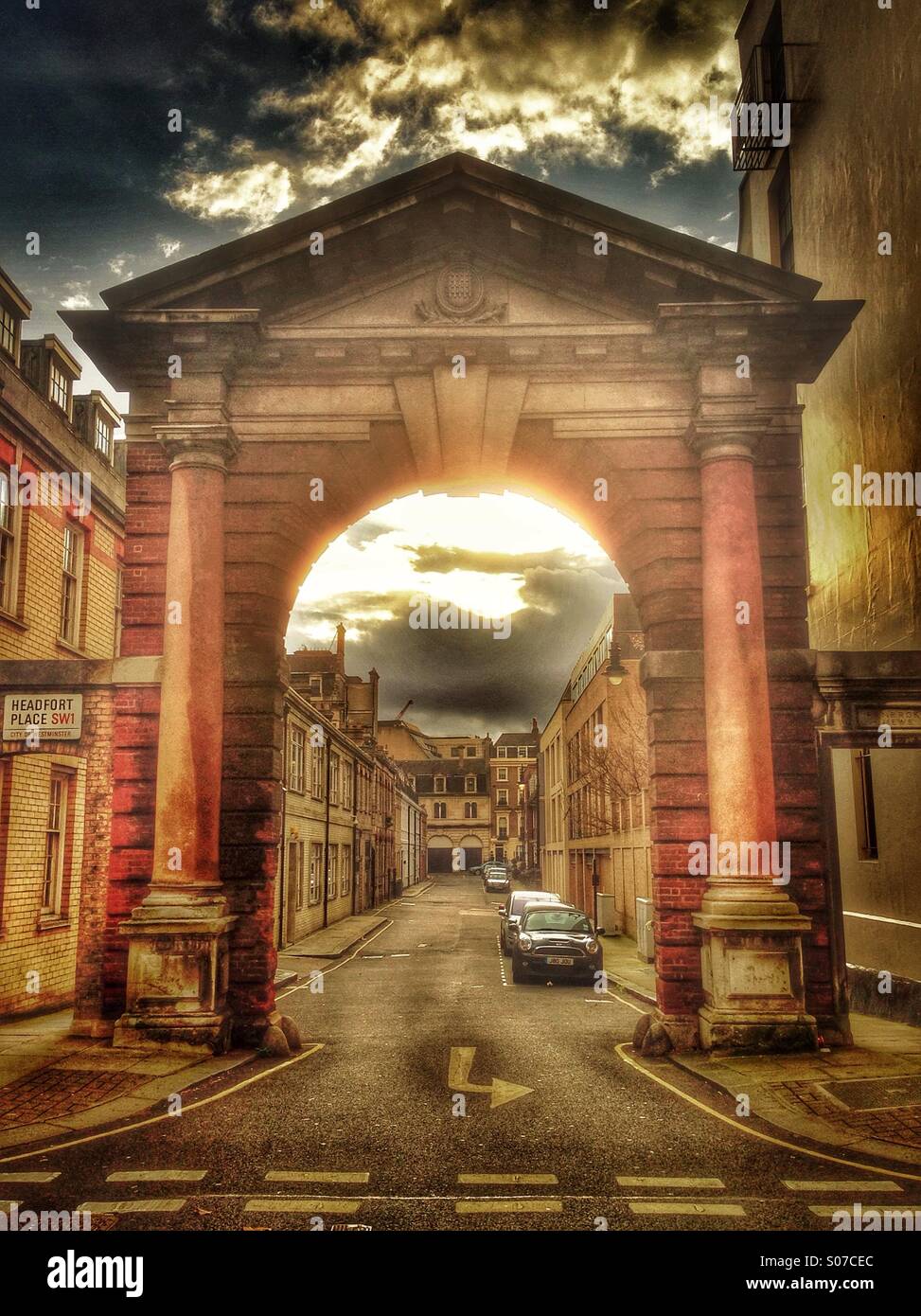 Arch pillars architecture hi-res stock photography and images - Alamy