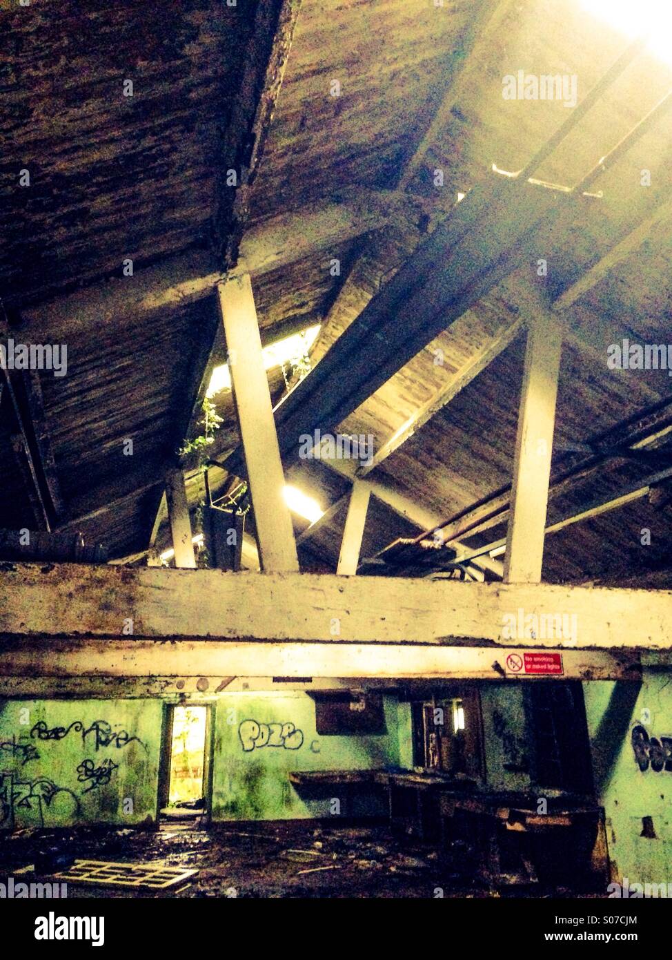 Old abandoned building hi-res stock photography and images - Alamy