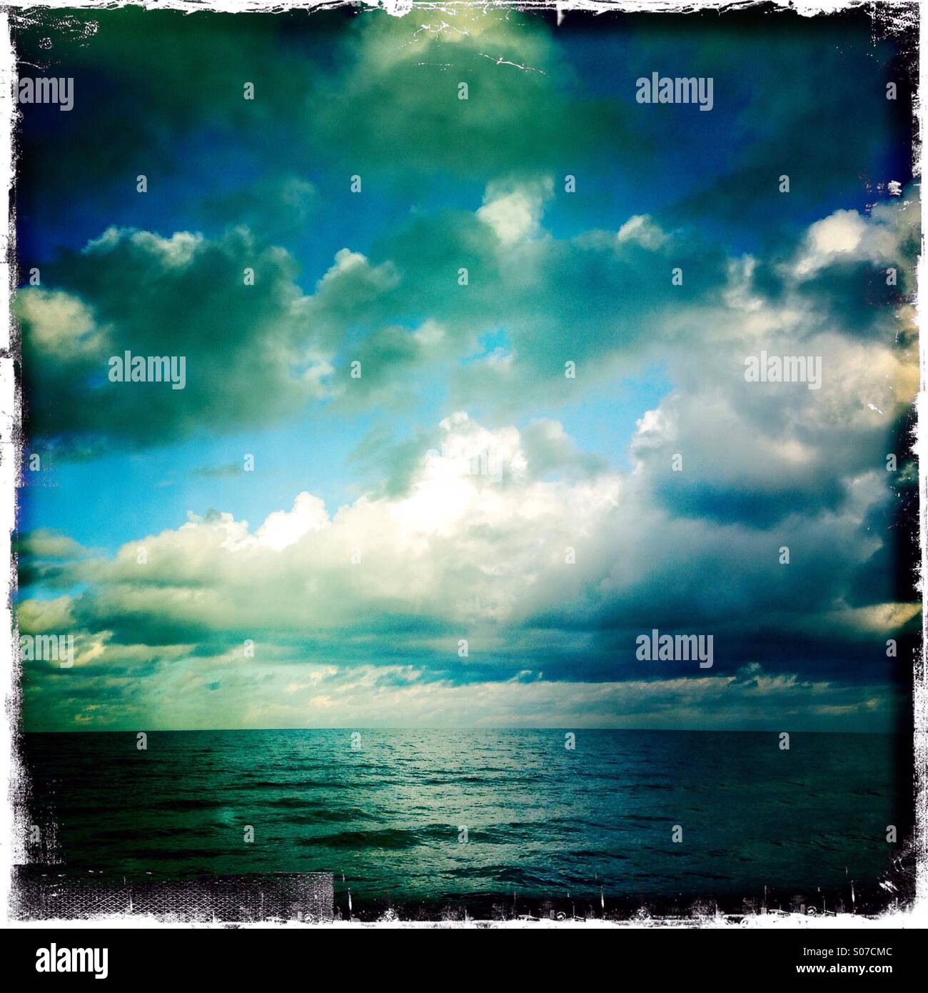 Dramatic colour of sky hi-res stock photography and images - Alamy