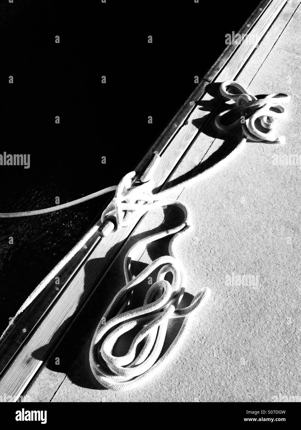 Knots rope string hi-res stock photography and images - Alamy