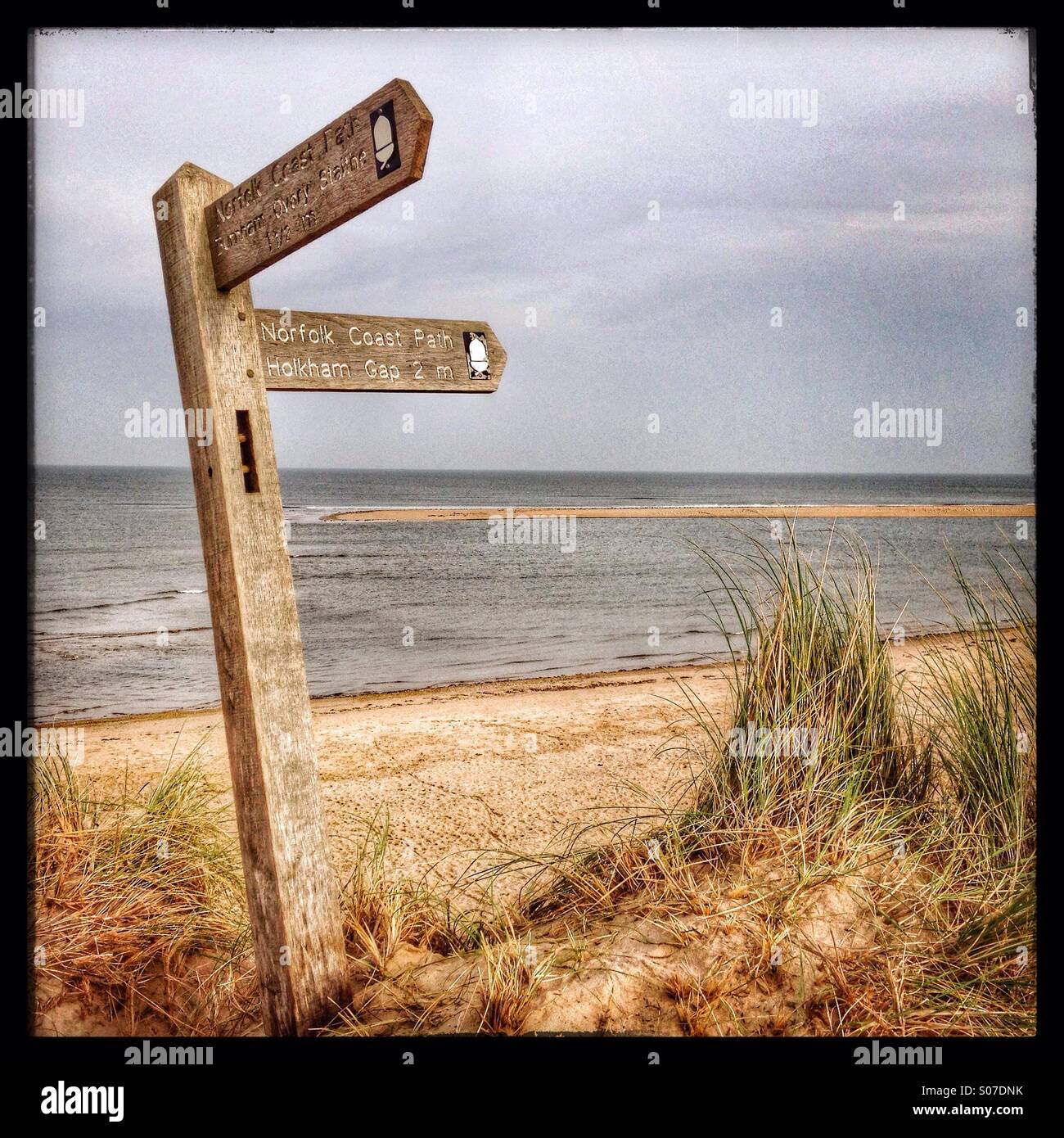 Signpost on walking route hi-res stock photography and images - Alamy