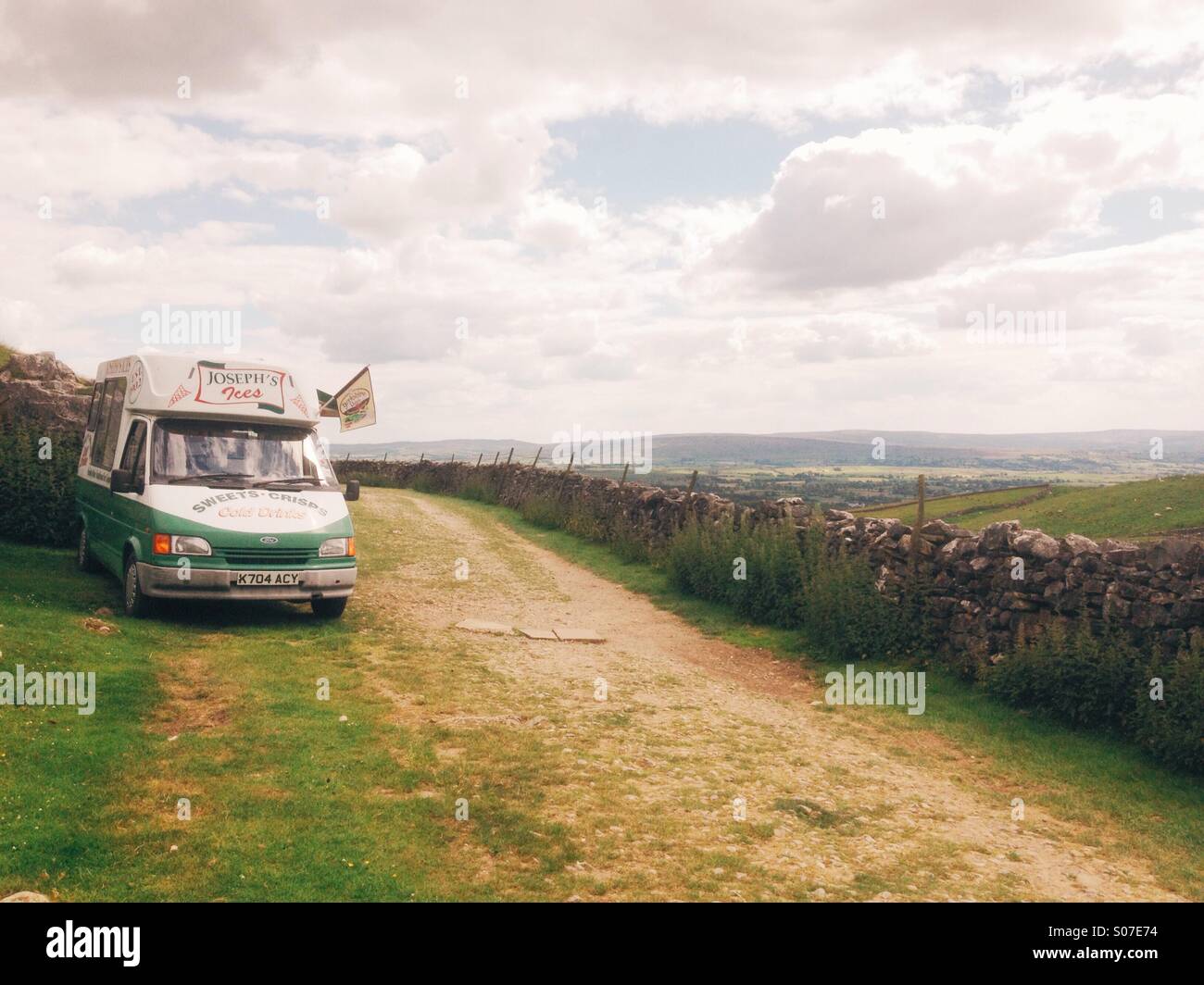 Walk in van hi-res stock photography and images - Alamy