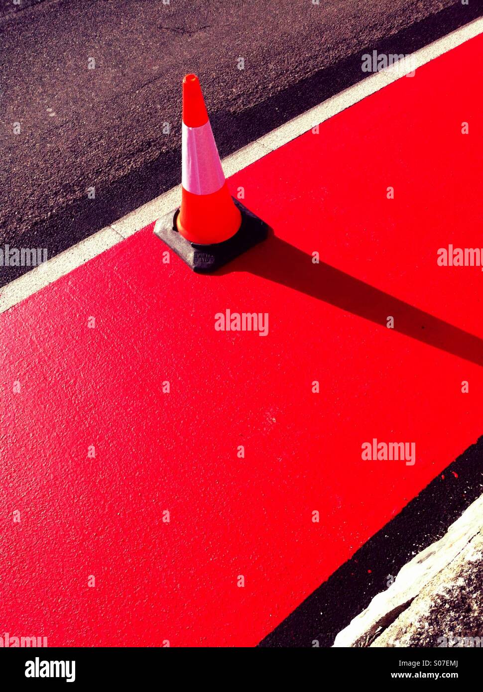 Red cycle hi-res stock photography and images - Alamy