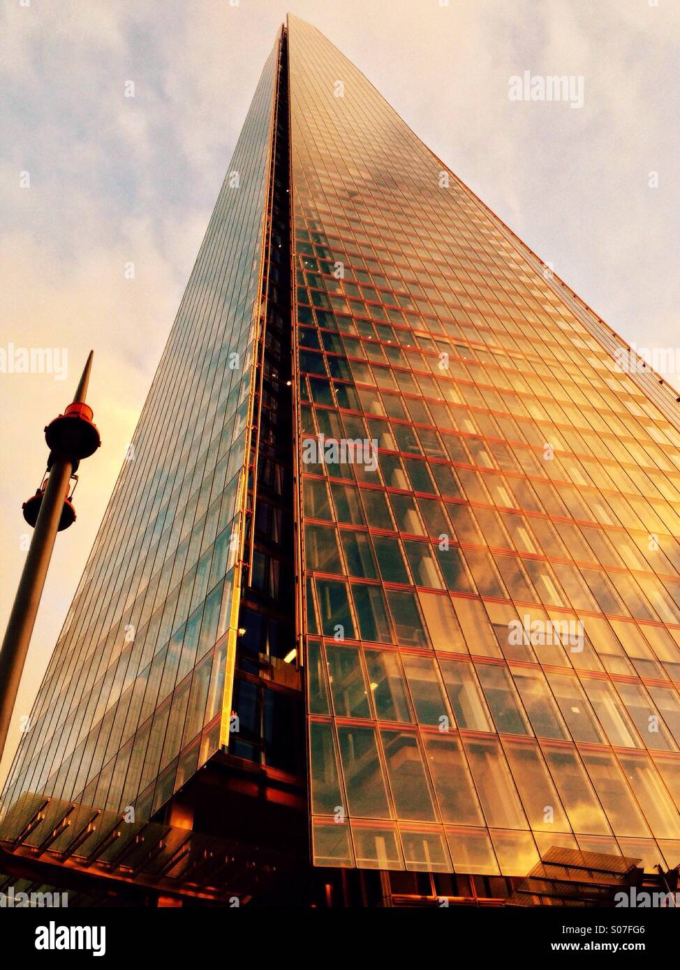 Tallest building in the united kingdom hi-res stock photography and ...