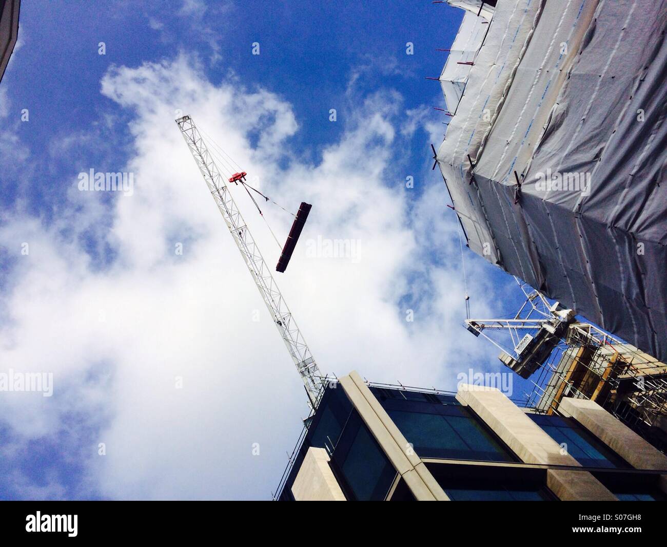 Lifting beams hi-res stock photography and images - Alamy