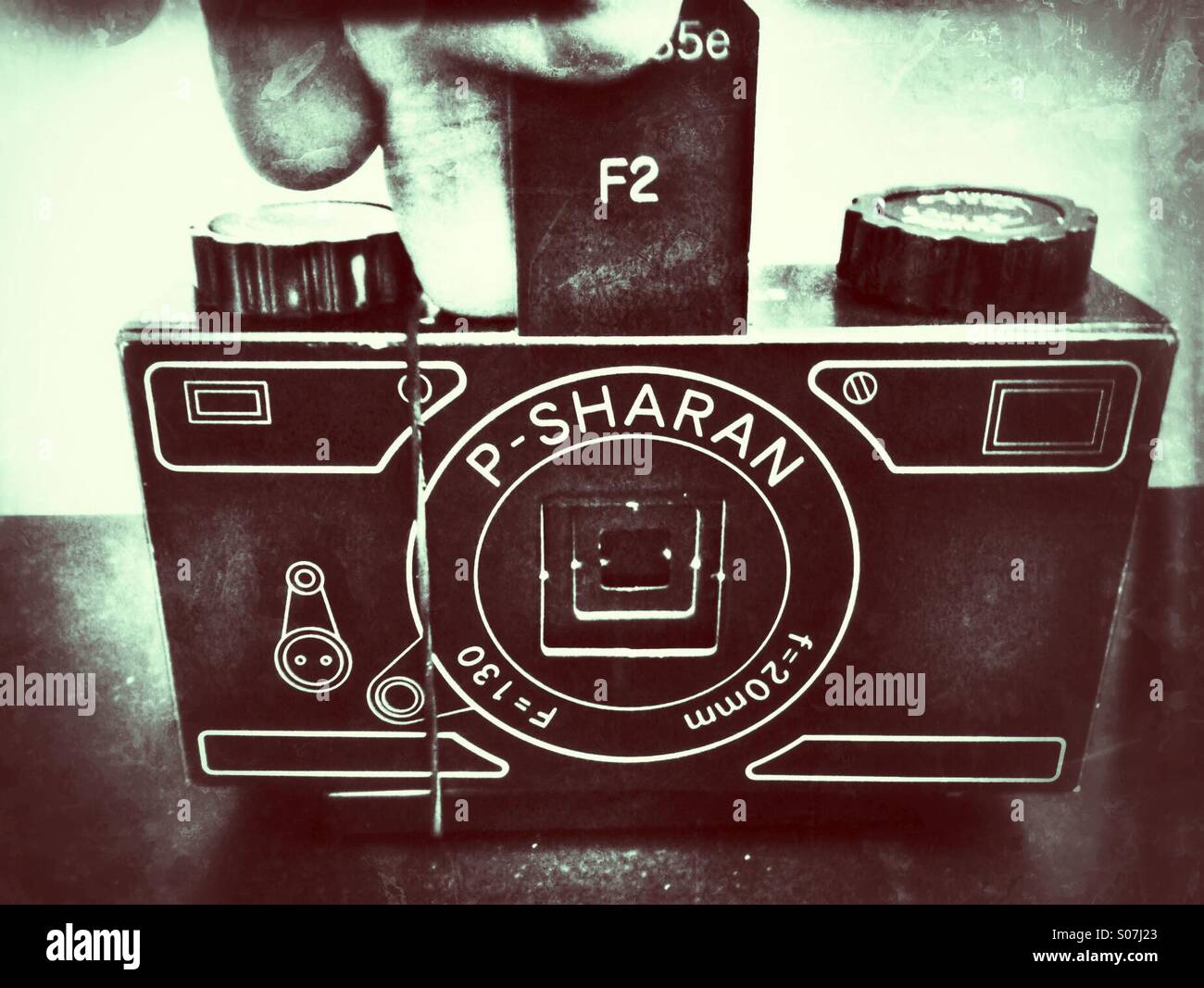 Shutter pin hi-res stock photography and images - Alamy