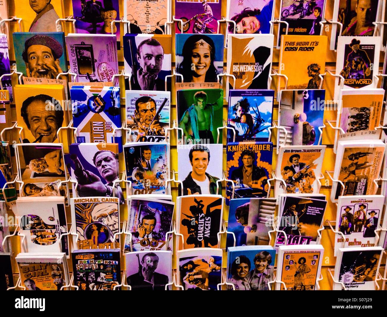 Vintage cards hi-res stock photography and images - Alamy