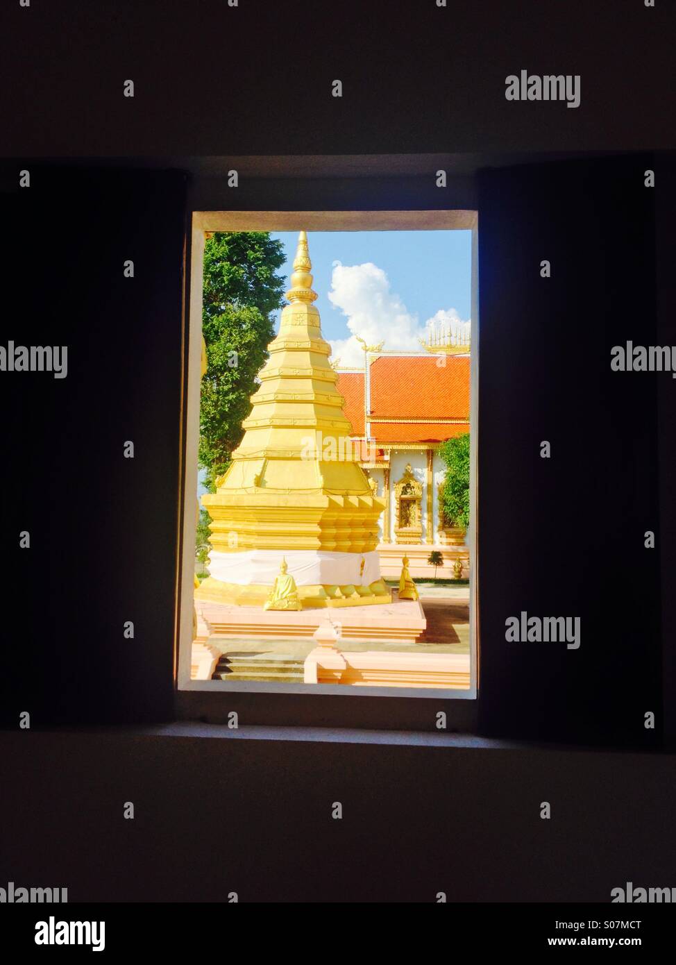 Window, temple, thai, thailand, pagoda, gold, religious, sacred, shadow ...