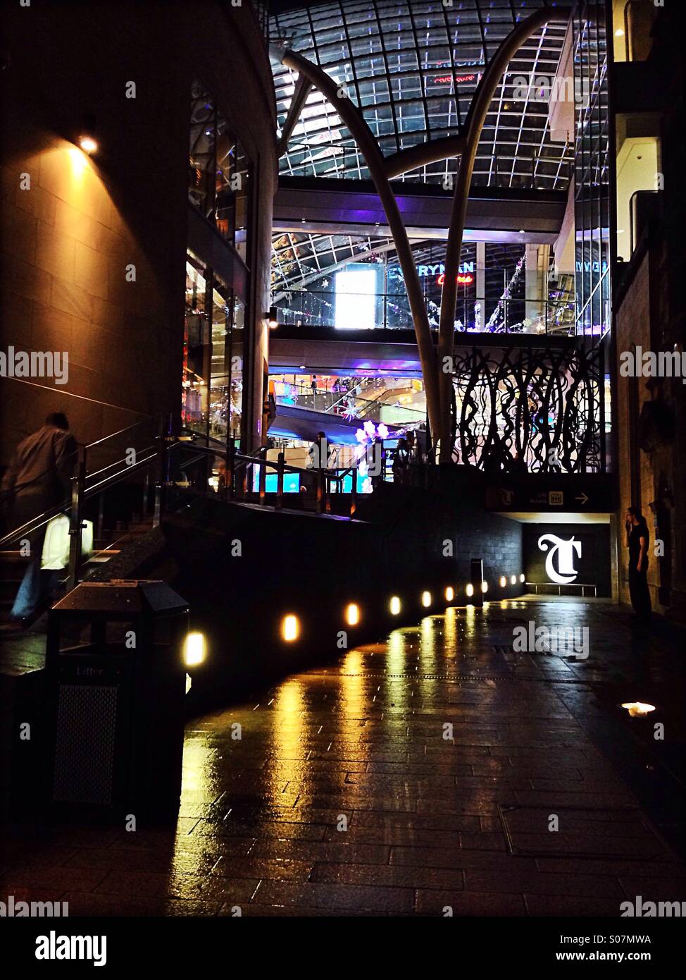 Shoppers leeds trinity hi-res stock photography and images - Alamy