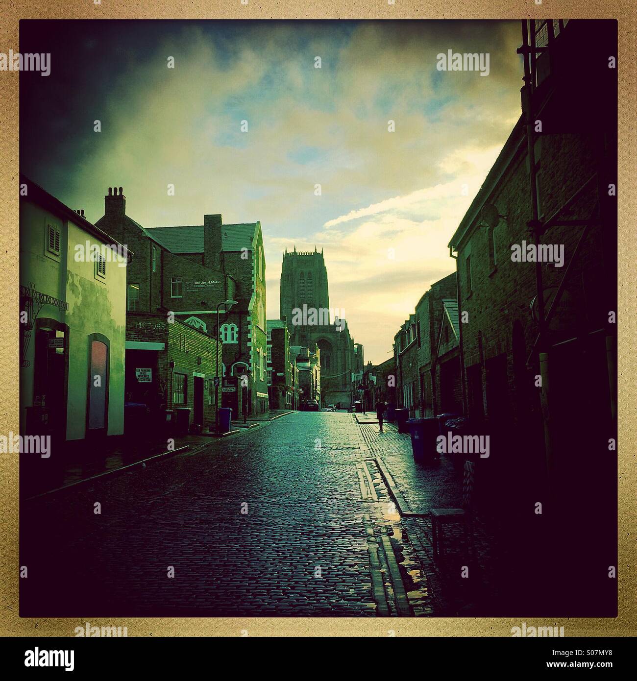 Liverpool streets hi-res stock photography and images - Alamy