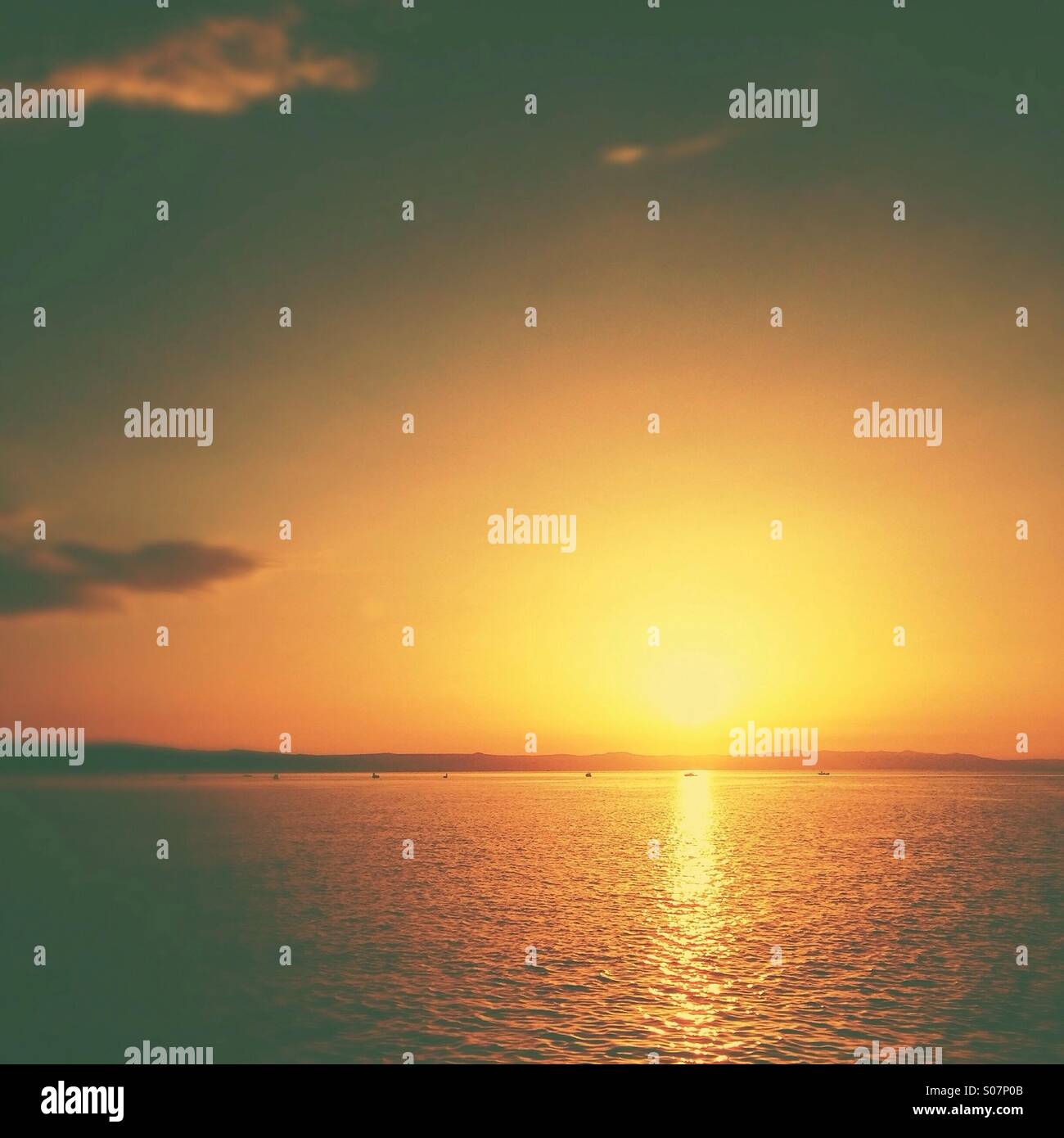 Blurred sunset hi-res stock photography and images - Alamy