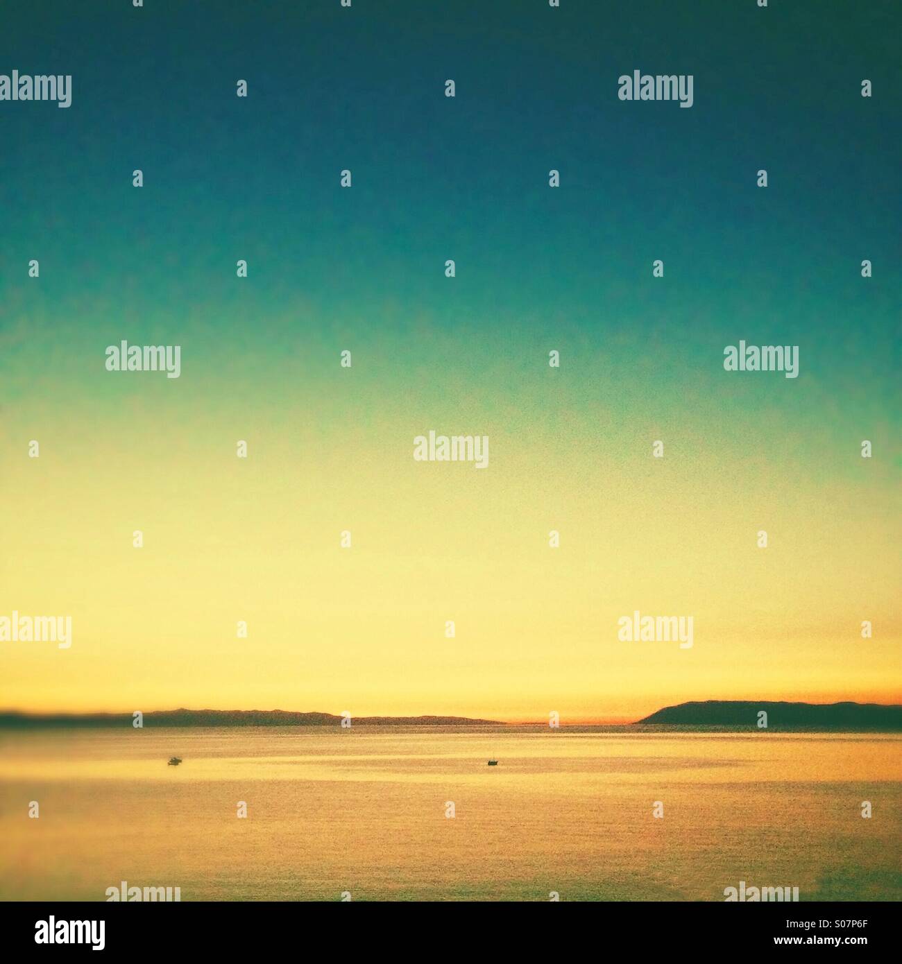 Colorful ocean water hi-res stock photography and images - Alamy