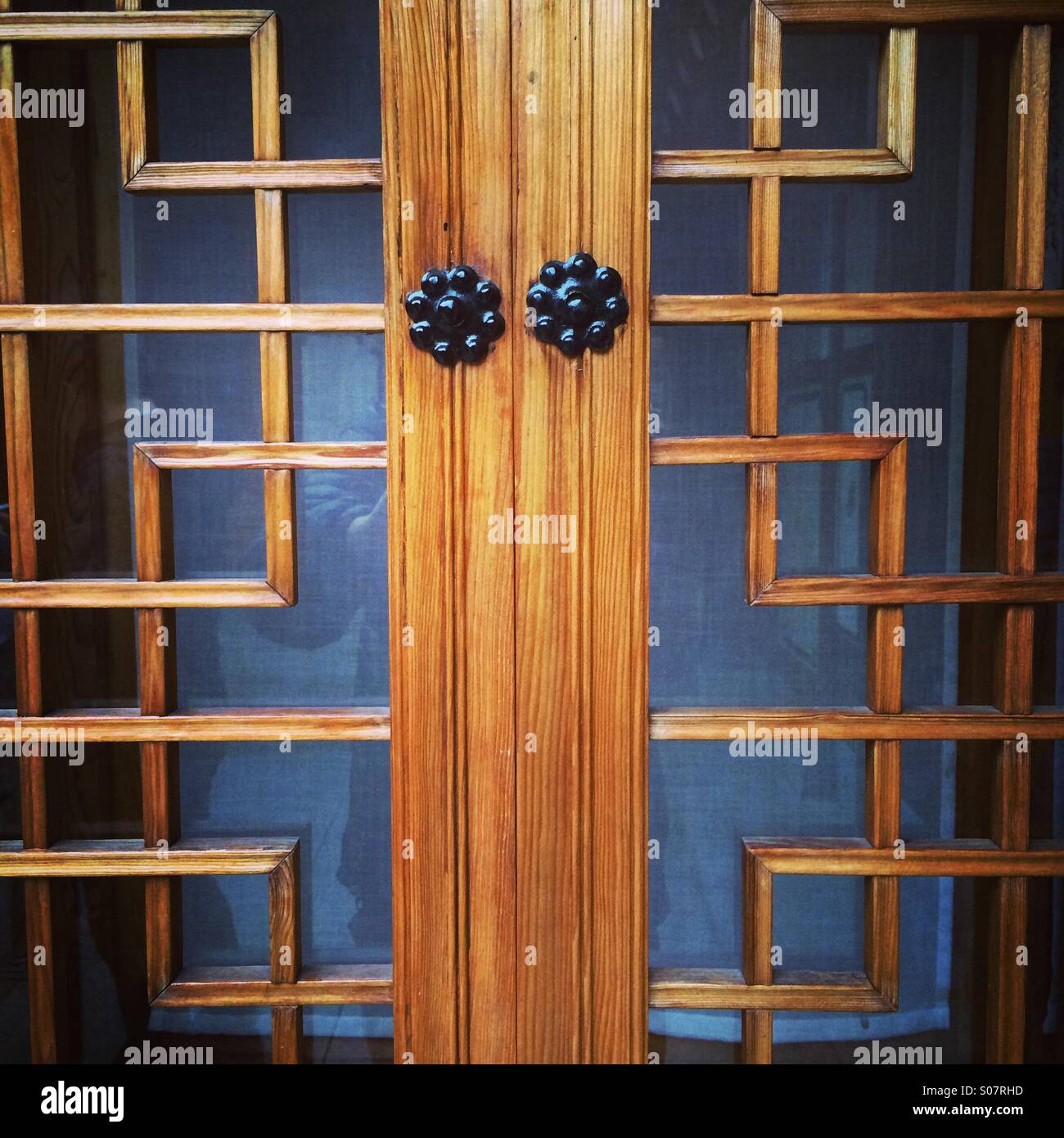 Korean wooden screen in traditional home, Bukchon Hanok Village, Seoul ...