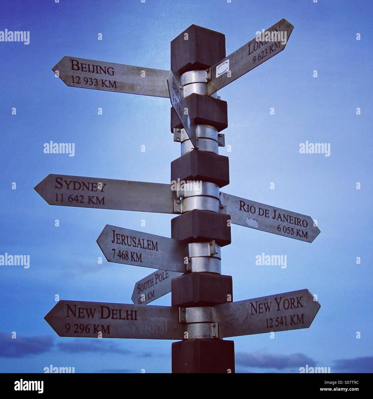 Direction indication hi-res stock photography and images - Alamy