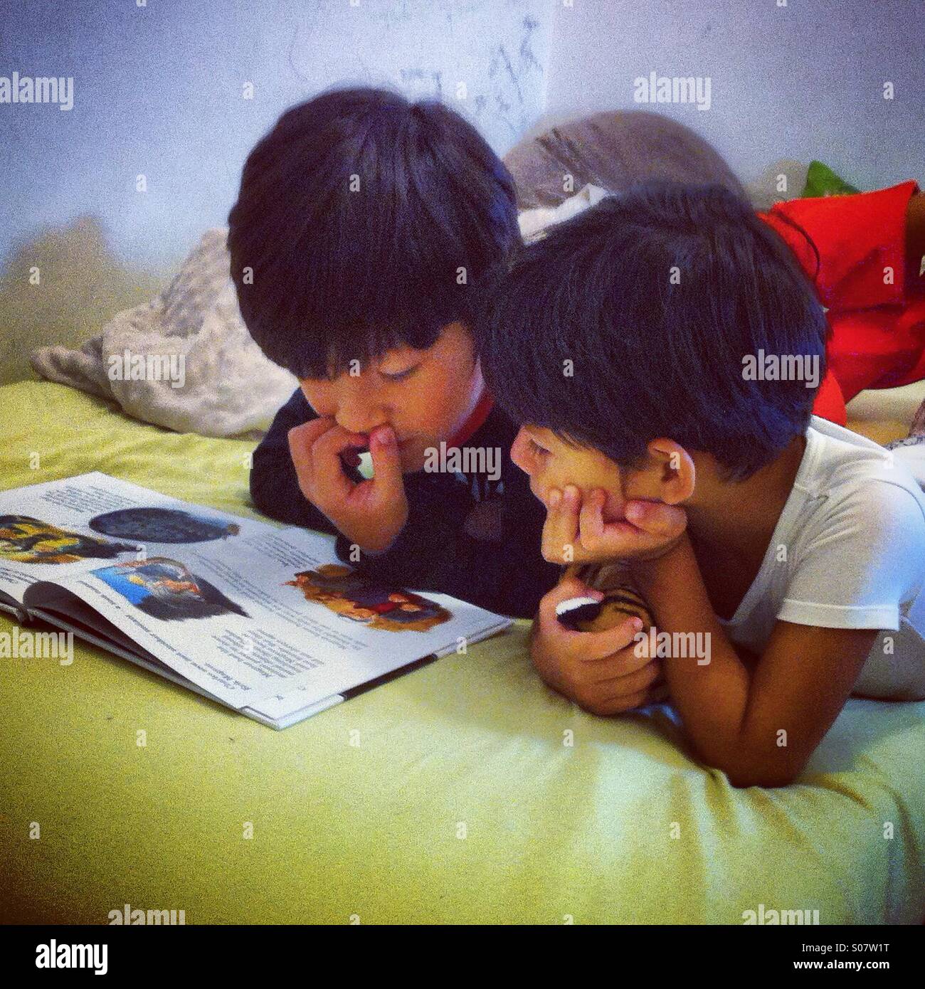 Bedtime story hi-res stock photography and images - Alamy