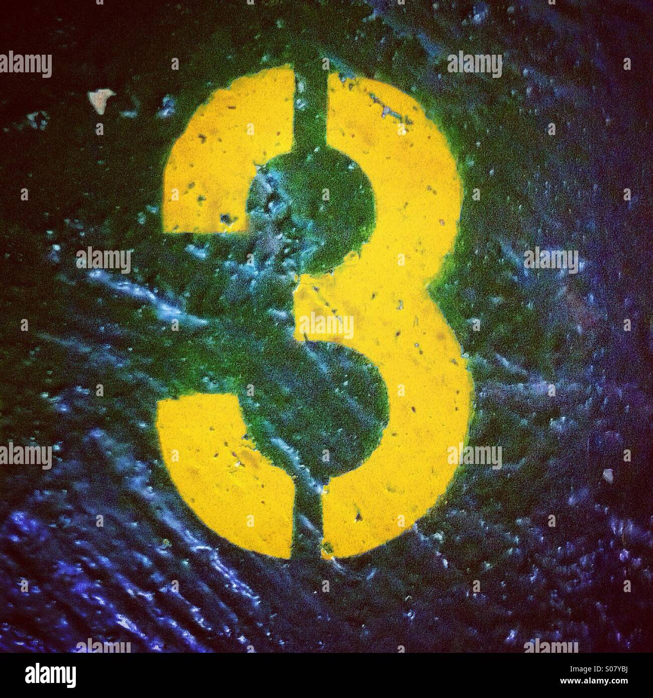 Number 3 painted in stencil style Stock Photo - Alamy