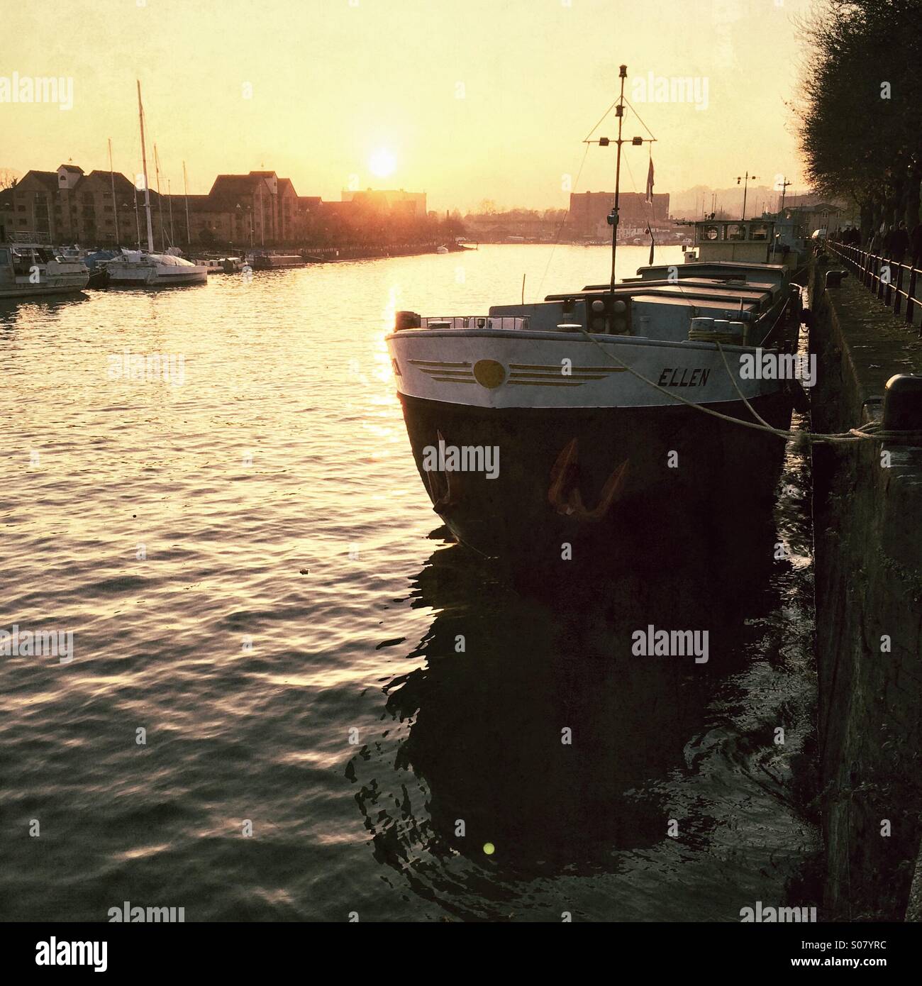 Bristol harbourside sunset hi-res stock photography and images - Alamy