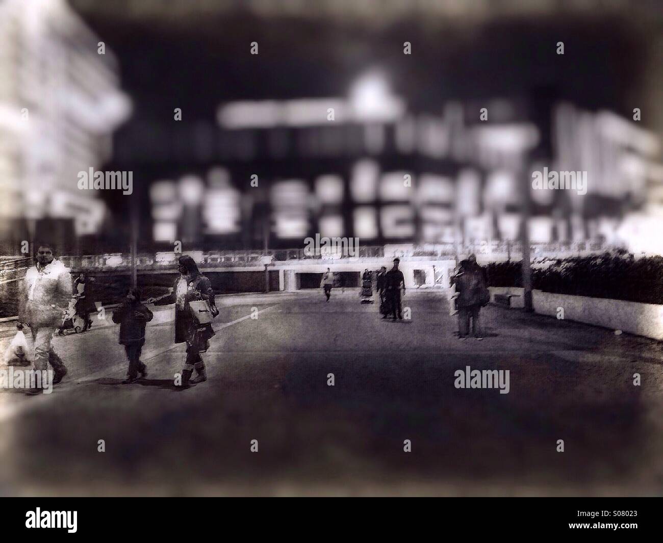 London Designer outlet at night, Wembley, Brent, UK Stock Photo - Alamy