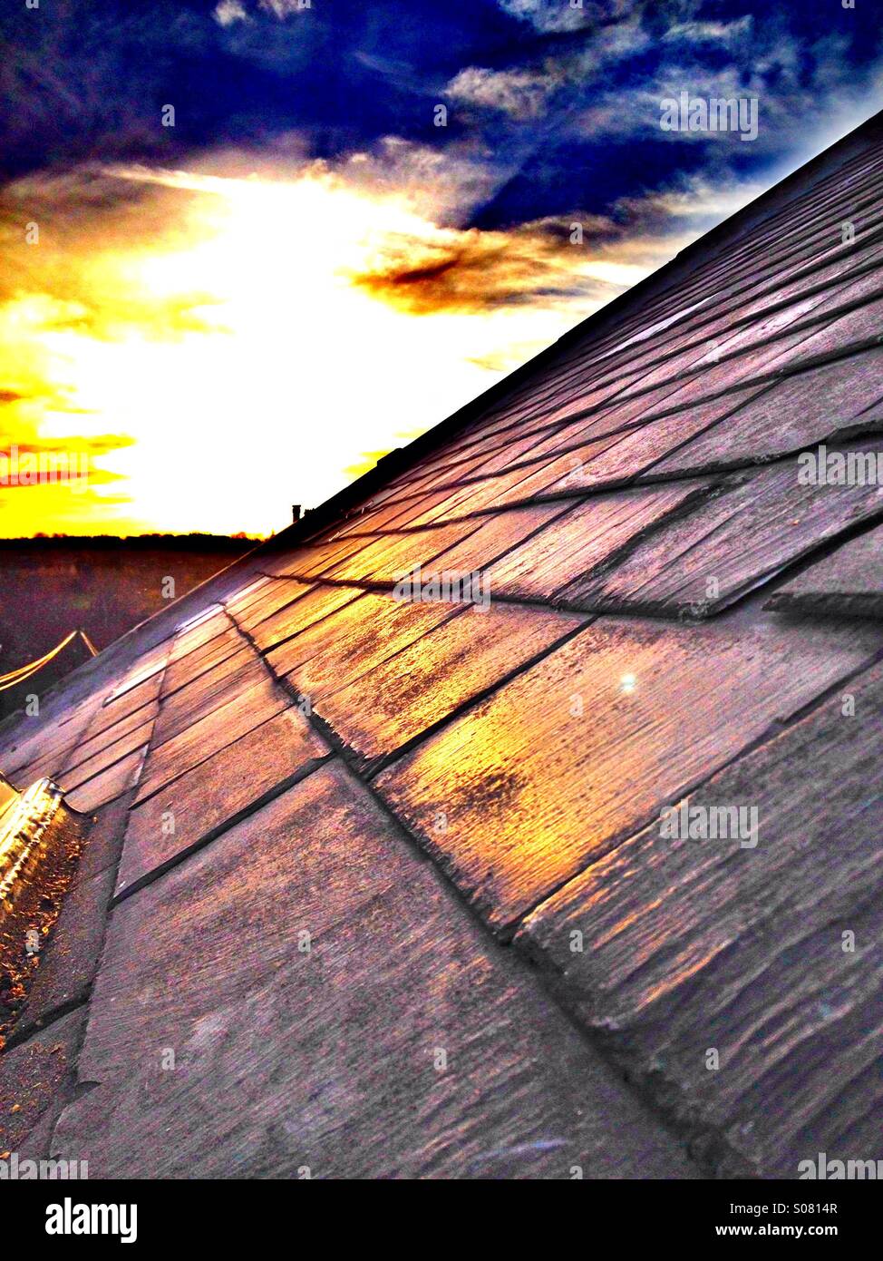 Slate roof tile hi-res stock photography and images - Alamy